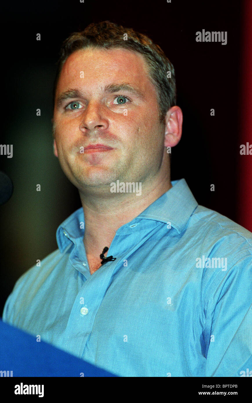 STEVE BENNETT CHIEF EXEC. JUNGLE.COM 25 April 2000 Stock Photo - Alamy