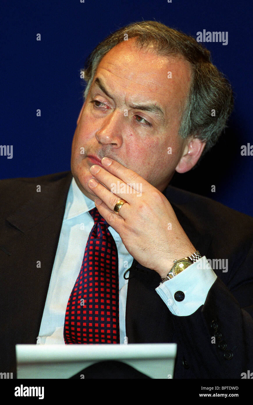 ALISTAIR STEWART T.V. PRESENTER 25 April 2000 Stock Photo - Alamy