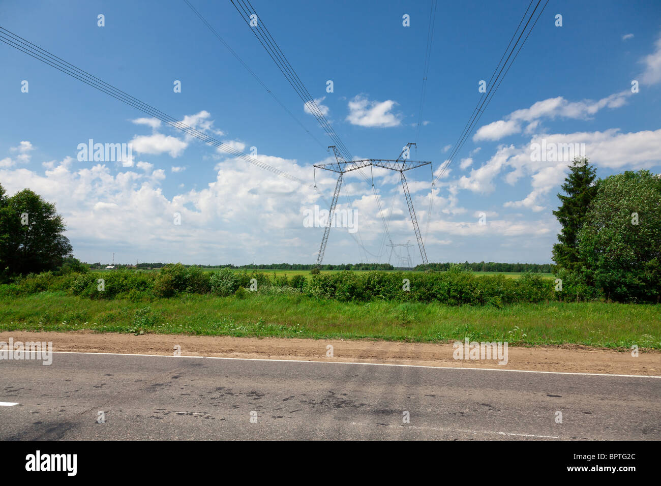 Grass power lines landscape hi-res stock photography and images - Alamy