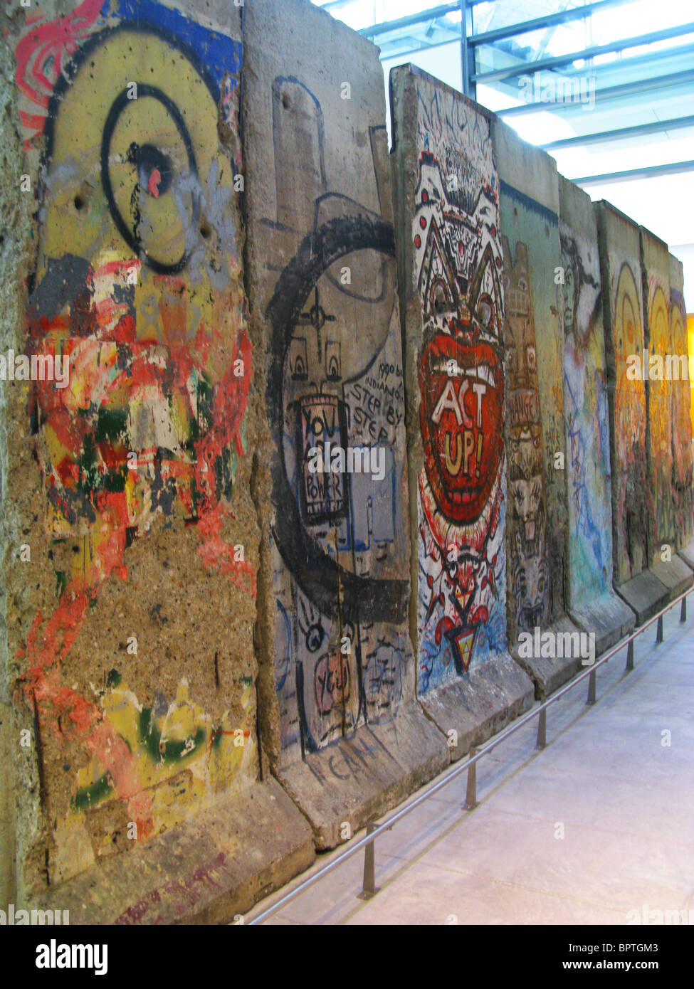 Berlin wall newseum hi-res stock photography and images - Alamy