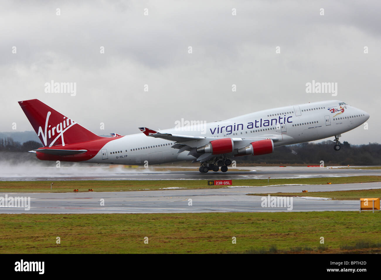 Virgin Atlantic at Manchester Airport Stock Photo - Alamy