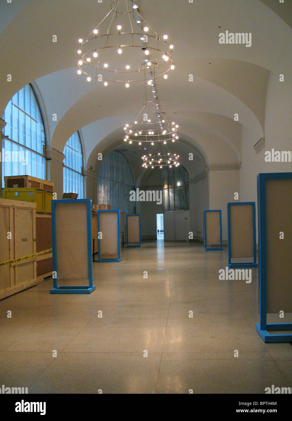 Museum containers hi-res stock photography and images - Alamy