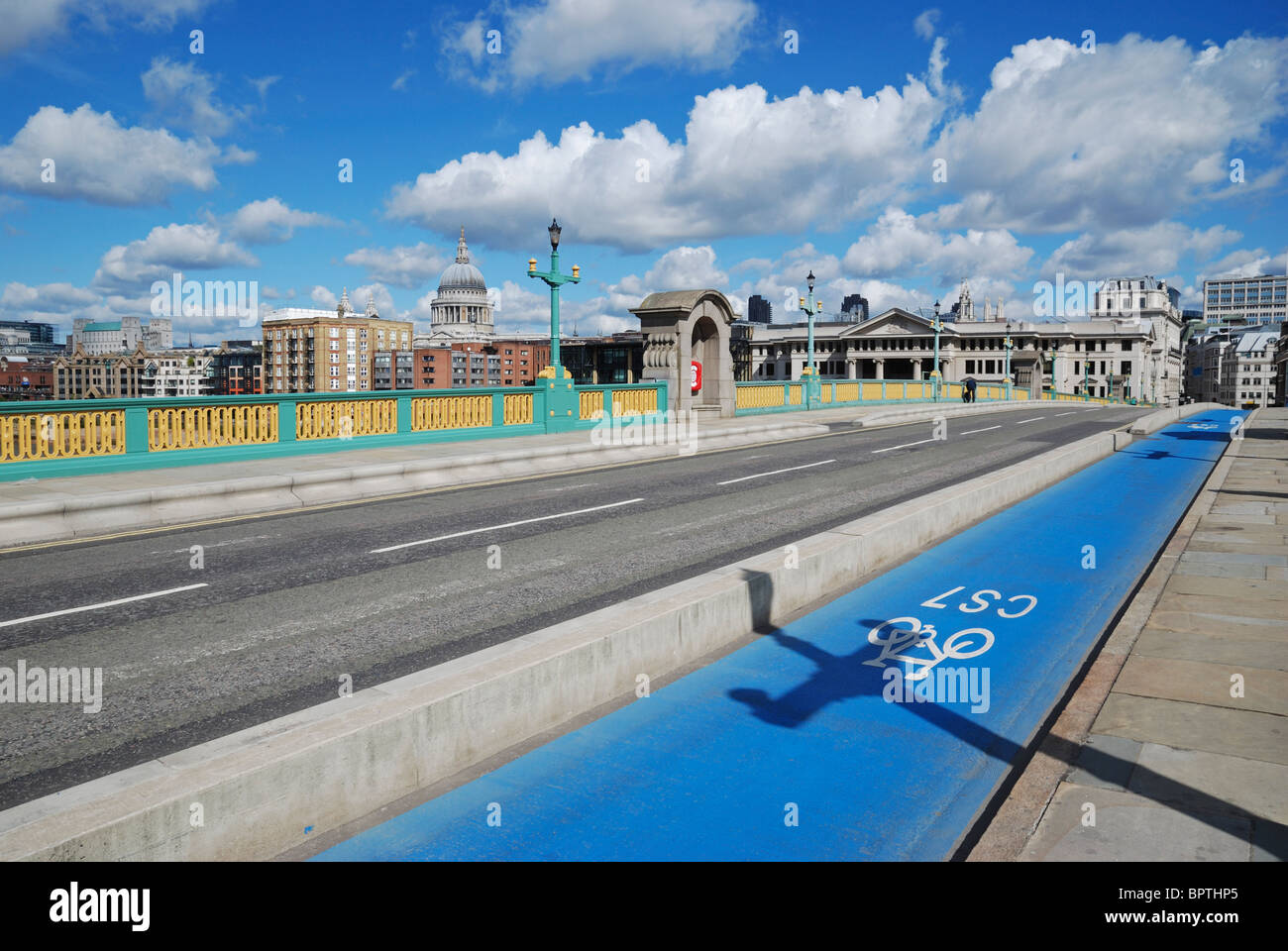 Southwark bridge london england hi-res stock photography and images - Alamy