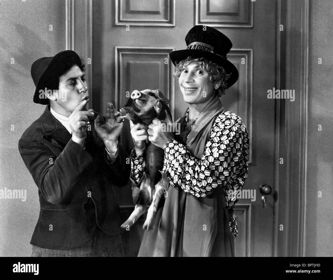 CHICO MARX & HARPO MARX THE MARX BROTHERS (1930 Stock Photo - Alamy CHICO MARX & HARPO MARX THE MARX BROTHERS (1930 Stock Photo - Alamy