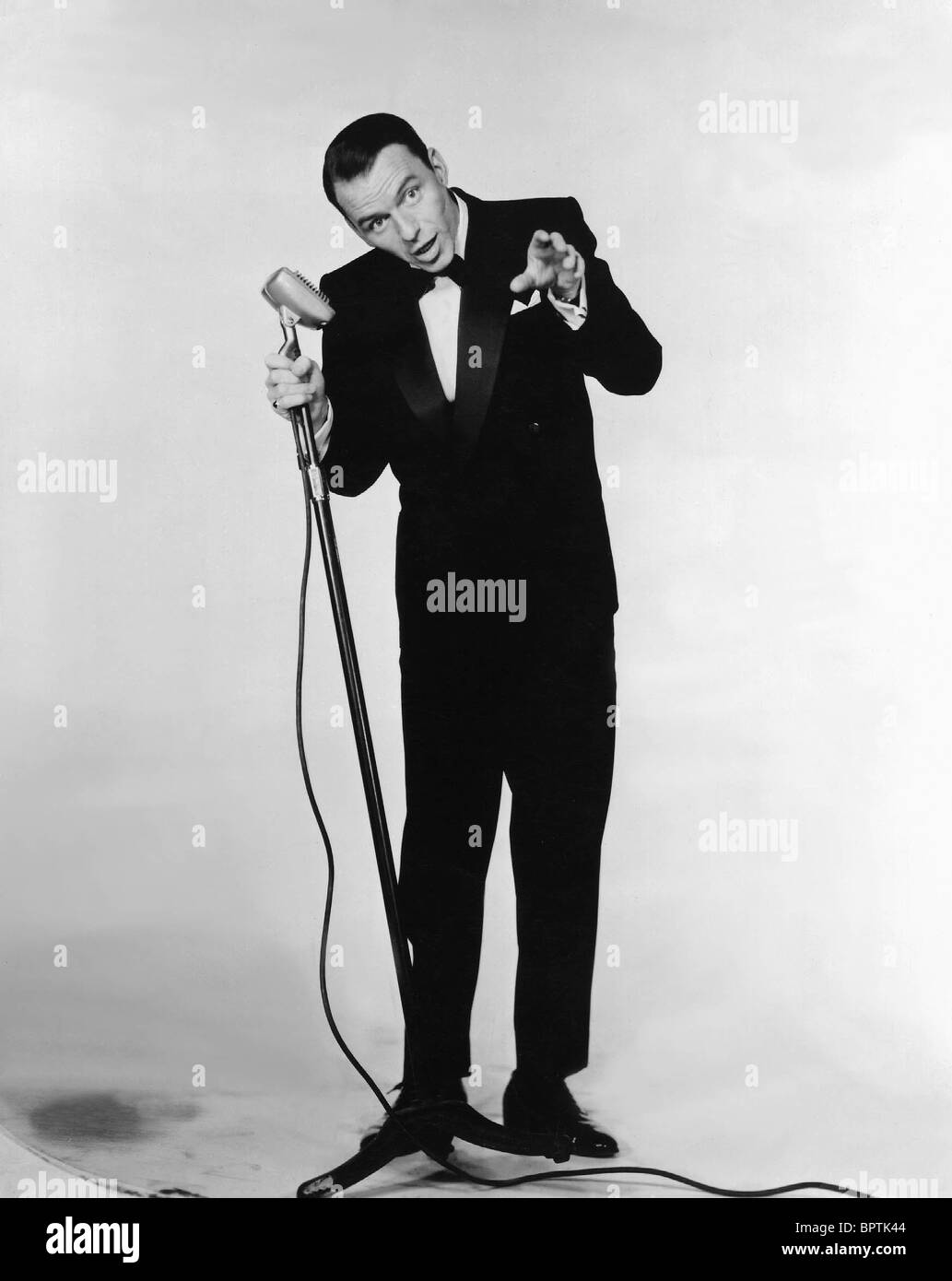 FRANK SINATRA ACTOR & SINGER (1944 Stock Photo - Alamy