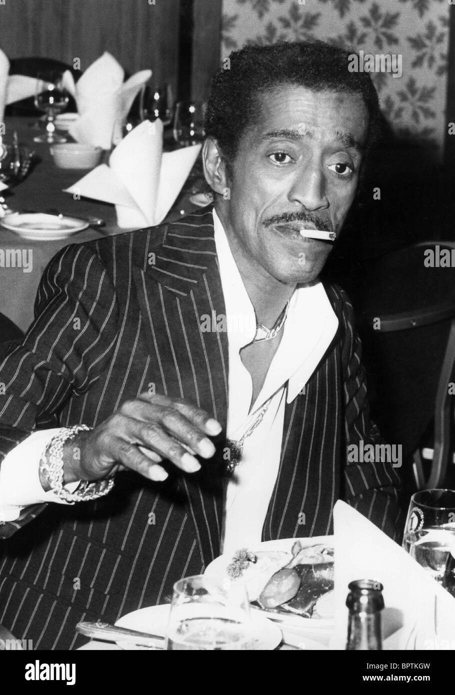 SAMMY DAVIS JNR SINGER & ACTOR (1967 Stock Photo - Alamy