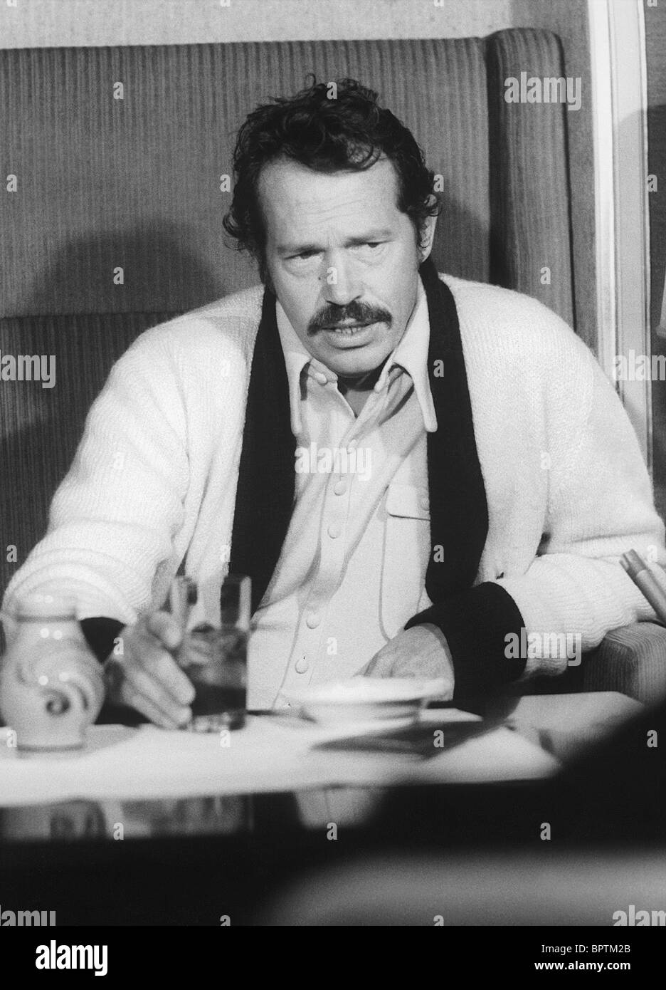 WARREN OATS ACTOR (1971 Stock Photo - Alamy