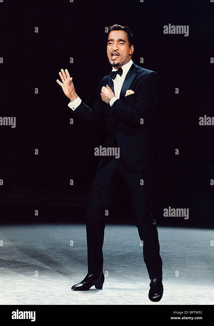 SAMMY DAVIS JNR SINGER & ACTOR (1968 Stock Photo - Alamy