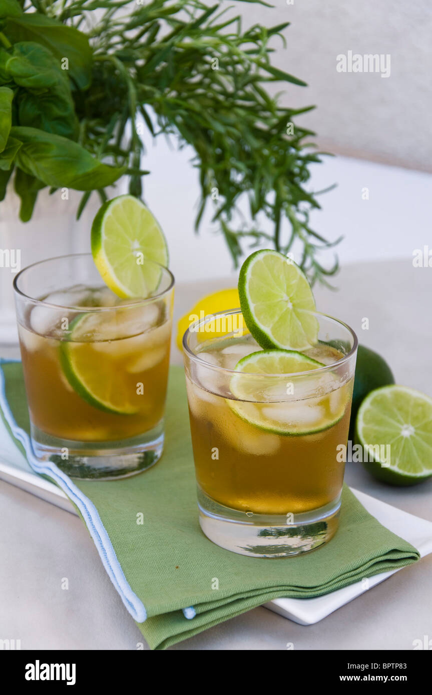 Ice tea with lime Stock Photo - Alamy