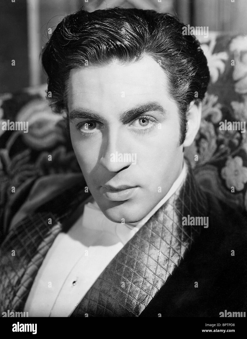 Dermot walsh actor 1947 hi-res stock photography and images - Alamy