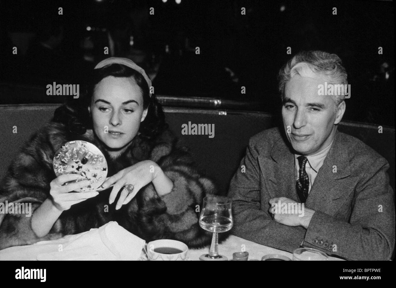 PAULETTE GODDARD & CHARLIE CHAPLIN ACTRESS & ACTOR (1940 Stock Photo ...