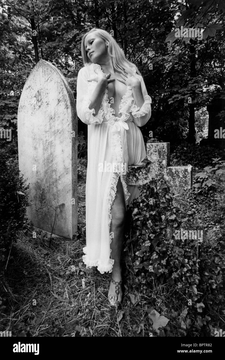 Actress veronica carlson 1968 hi-res stock photography and images - Alamy