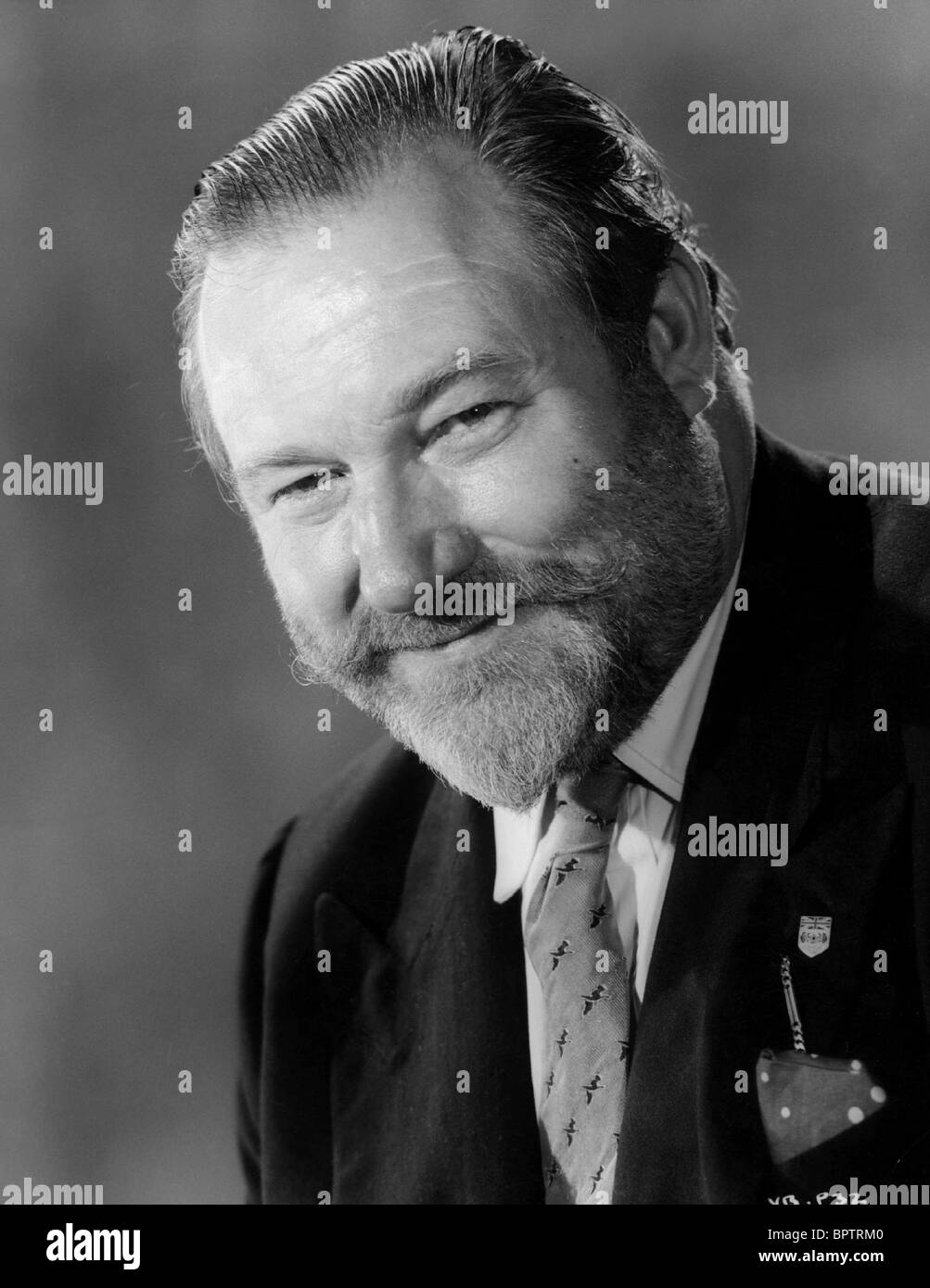 JAMES ROBERTSON JUSTICE ACTOR (1962 Stock Photo - Alamy