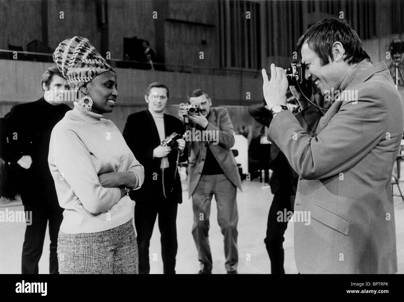 MIRIAM MAKEBA & PHOTOGRAPHERS SINGER & HUMAN RIGHTS ACTIVIST (1969 ...