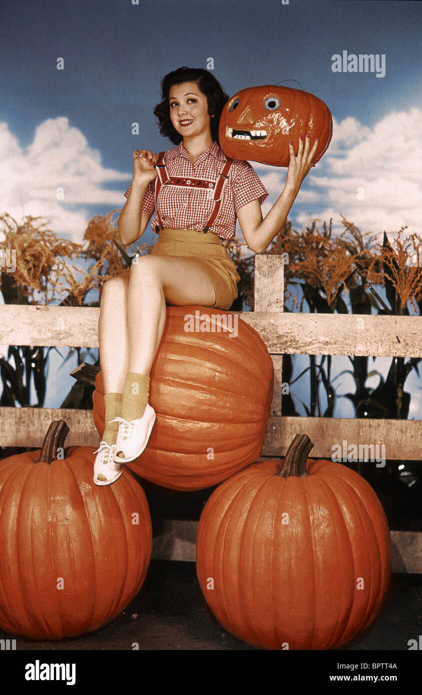 ANN RUTHERFORD WITH PUMPKINS ACTRESS (1945 Stock Photo - Alamy