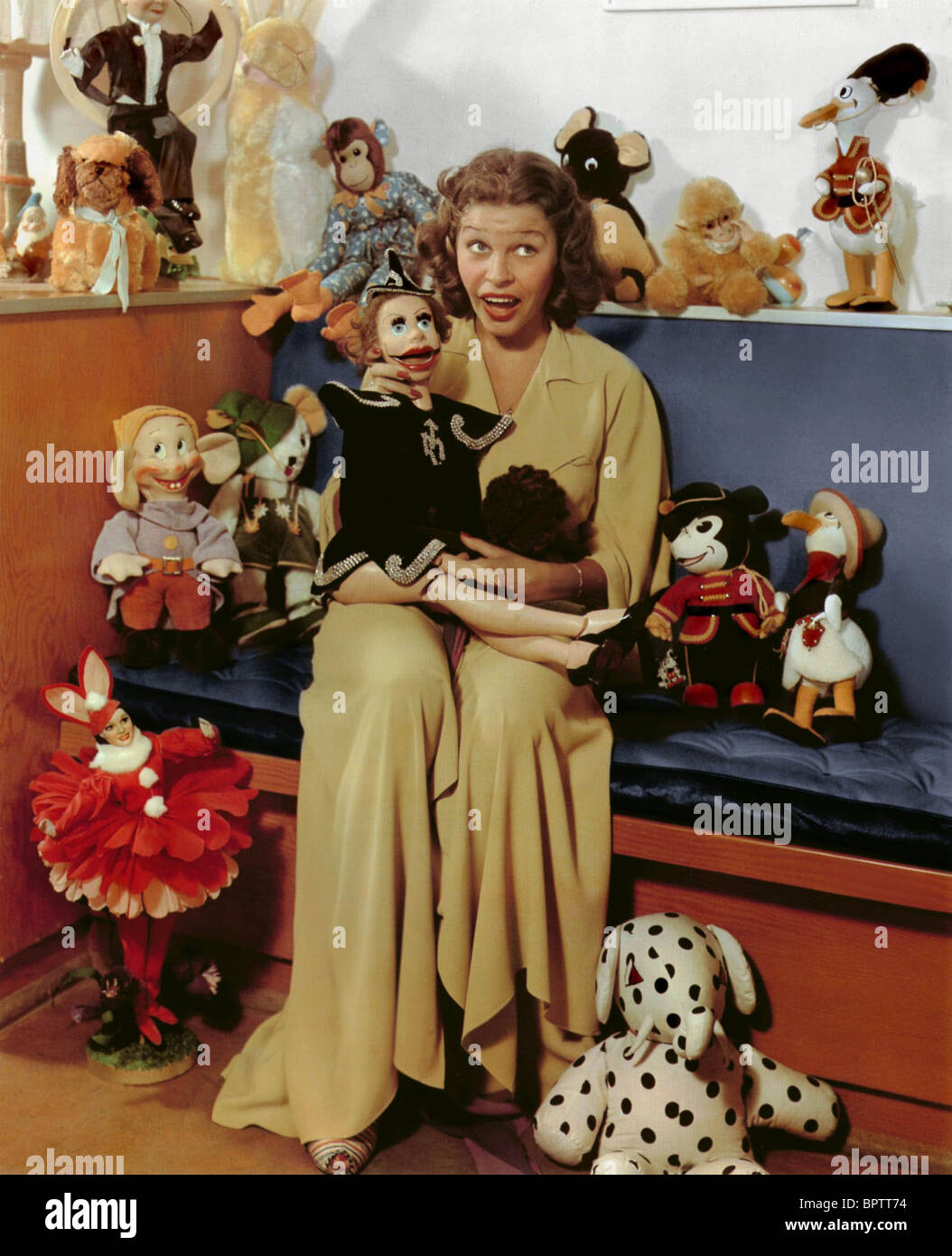 MARTHA RAYE & DOLLS ACTRESS (1938 Stock Photo - Alamy