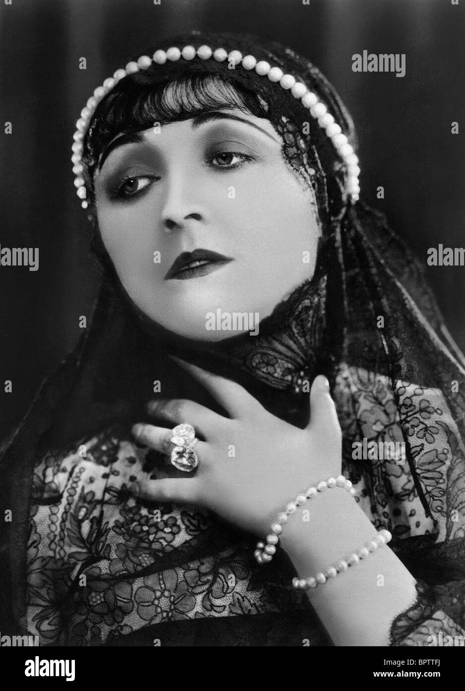 POLA NEGRI ACTRESS (1925 Stock Photo - Alamy