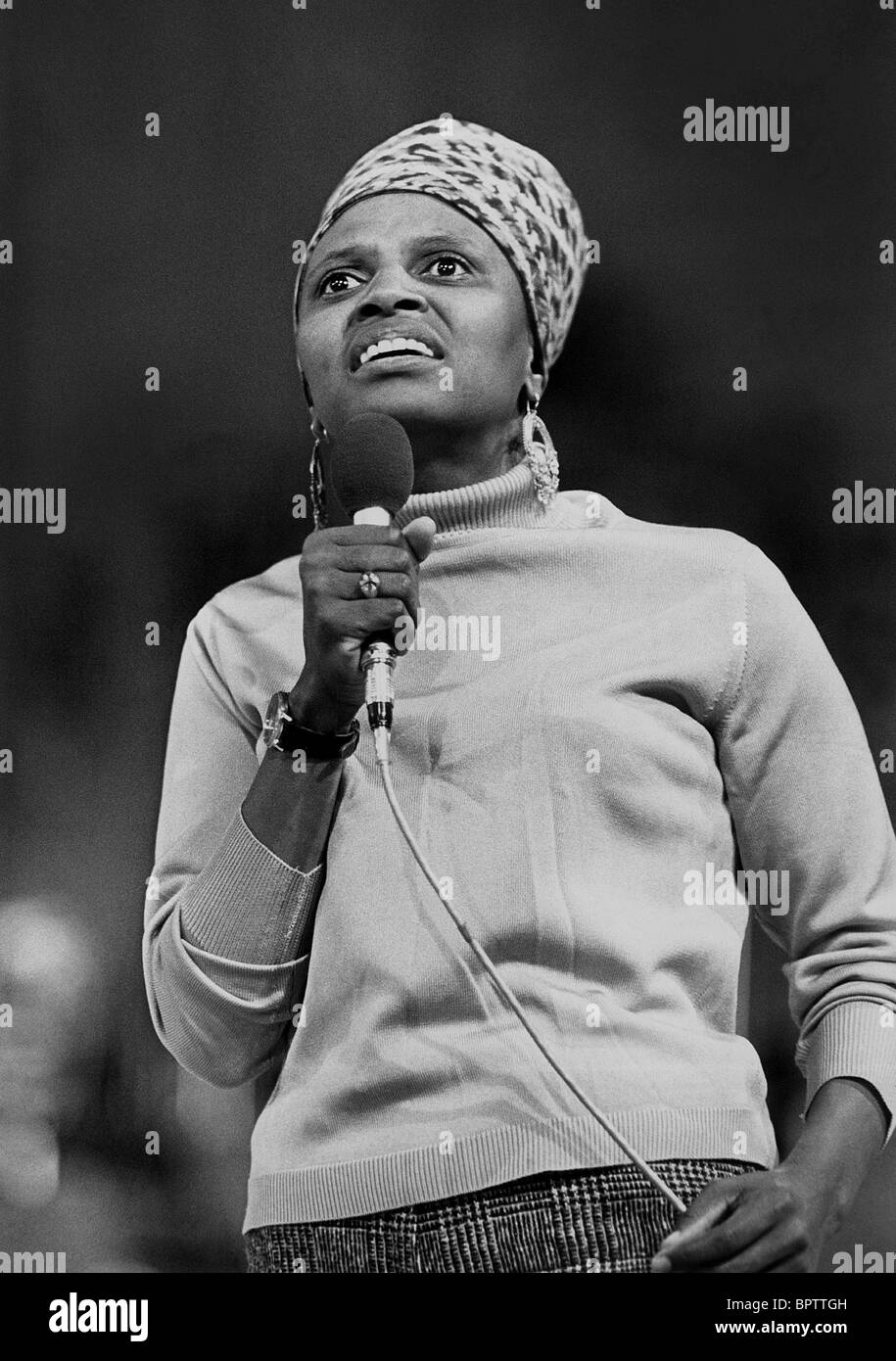 MIRIAM MAKEBA SINGER & HUMAN RIGHTS ACTIVIST (1969 Stock Photo - Alamy