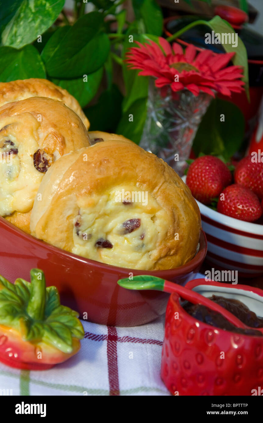 Pastry with raisins and cheese cream Stock Photo - Alamy