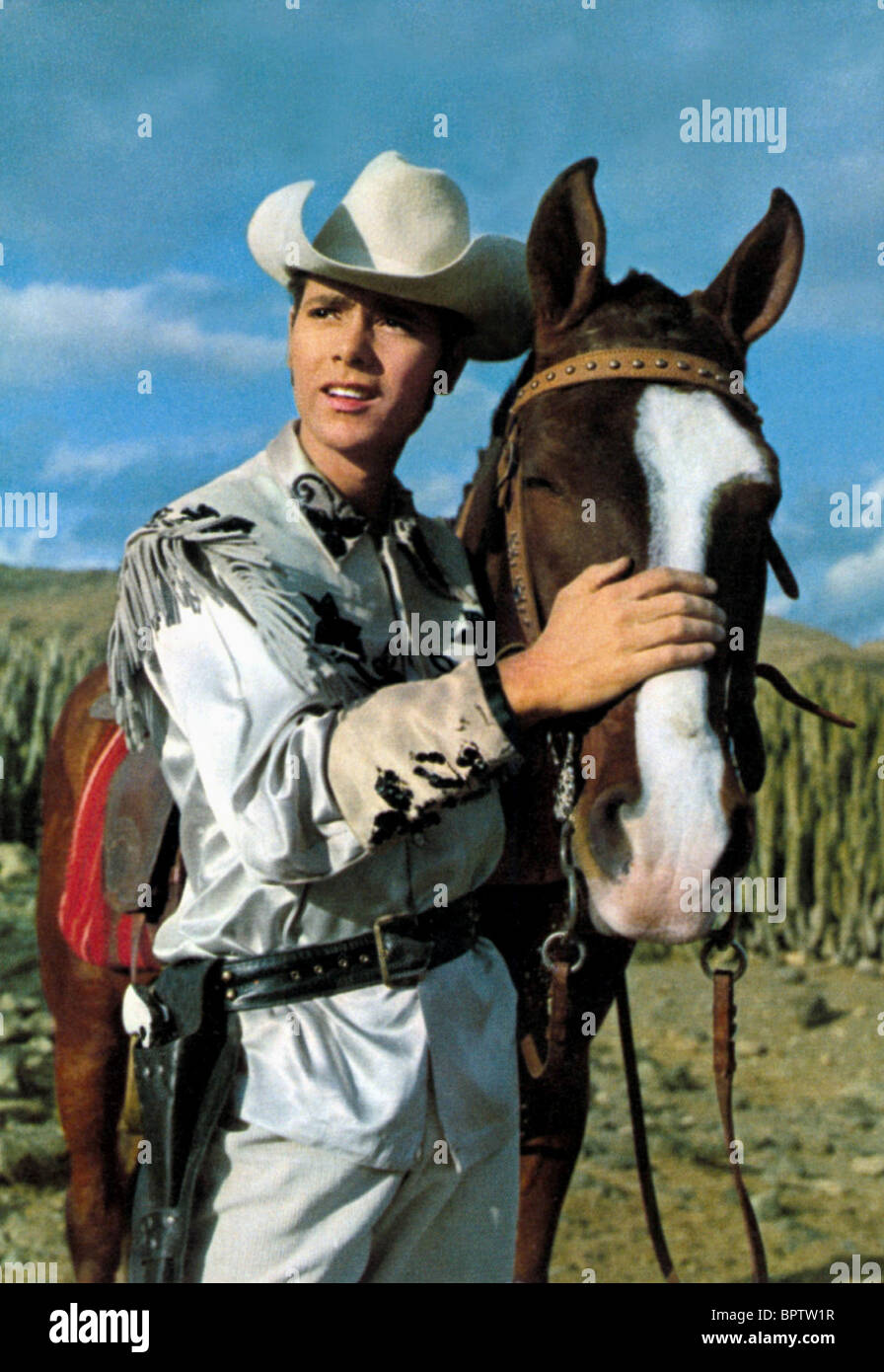 Singer actor cliff richard hi-res stock photography and images - Alamy