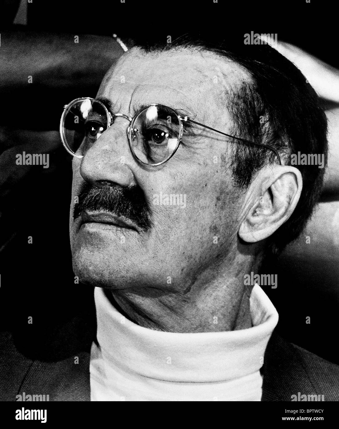 Groucho marx hi-res stock photography and images - Alamy