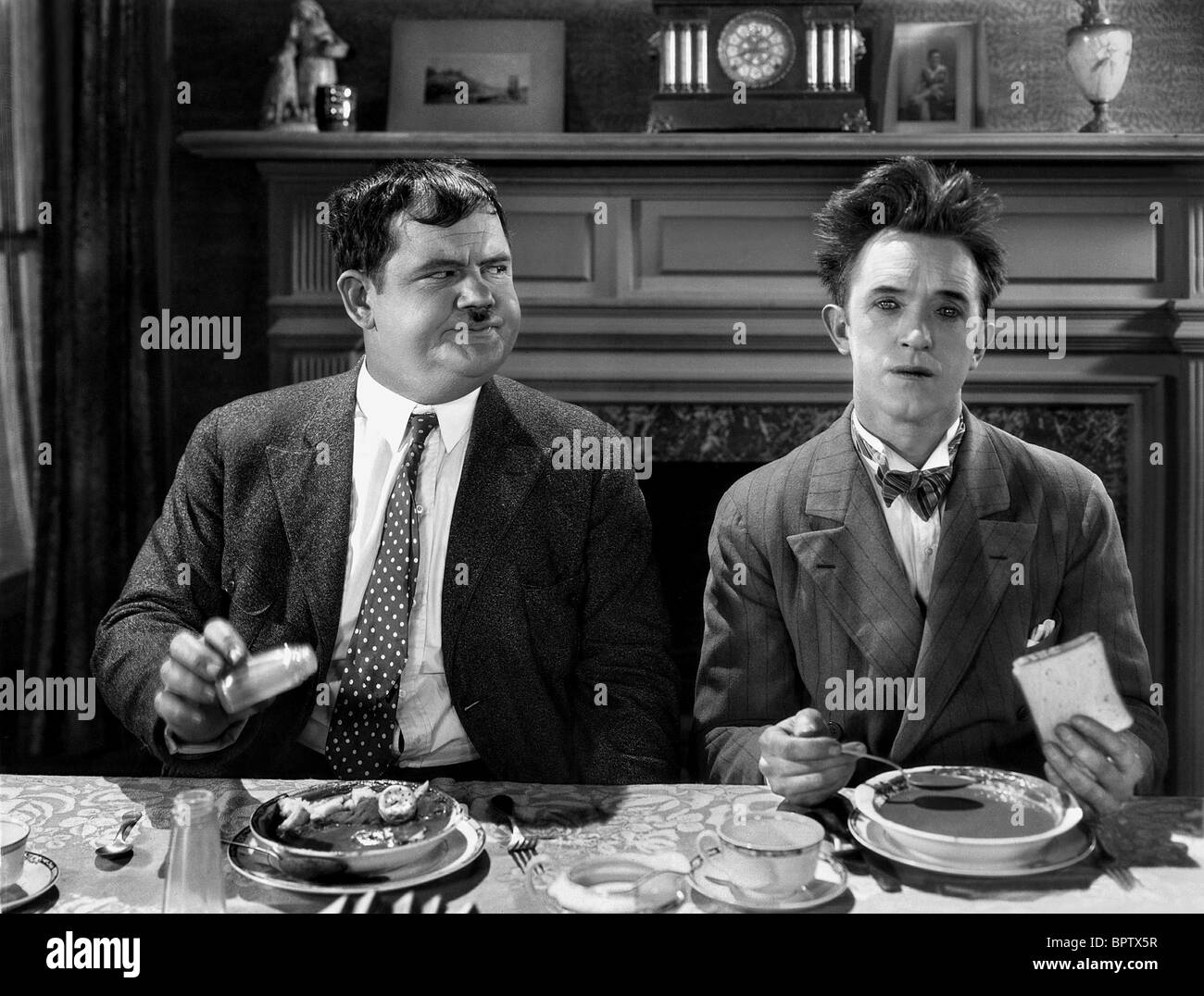 OLIVER HARDY & STAN LAUREL LAUREL & HARDY (1934 Stock Photo - Alamy
