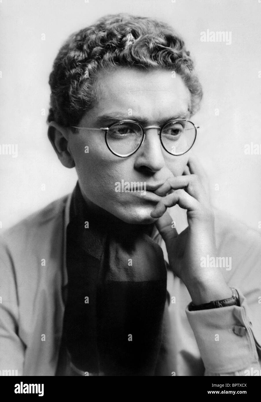 DARRY COWL ACTOR (1960 Stock Photo - Alamy