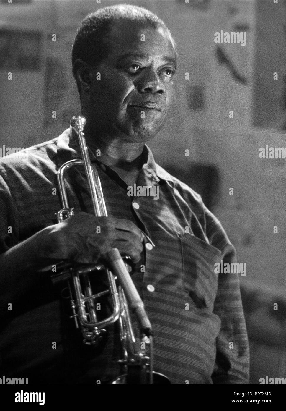 LOUIS ARMSTRONG JAZZ MUSICIAN (1959 Stock Photo - Alamy