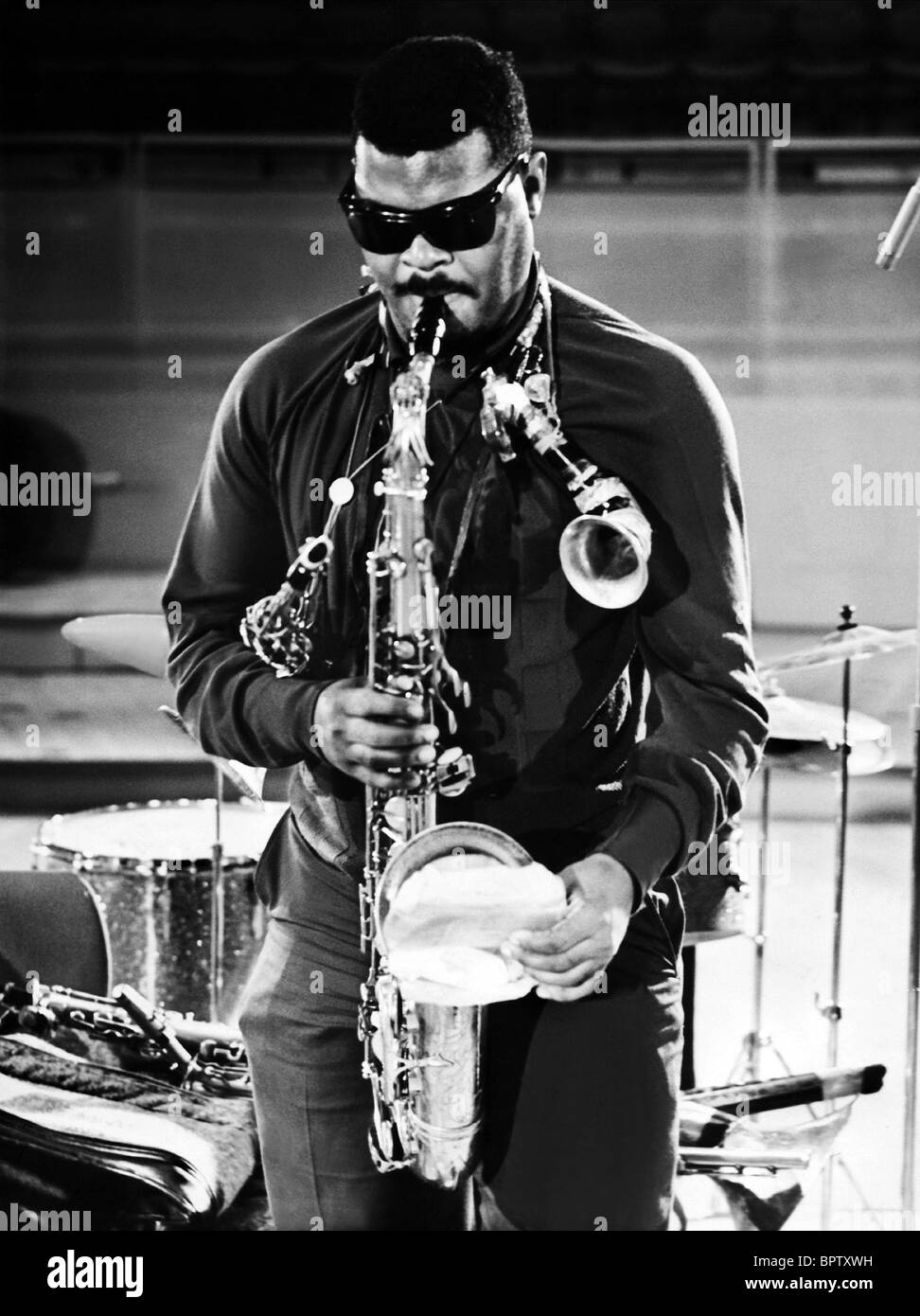 ROLAND KIRK MUSICIAN (1971 Stock Photo - Alamy