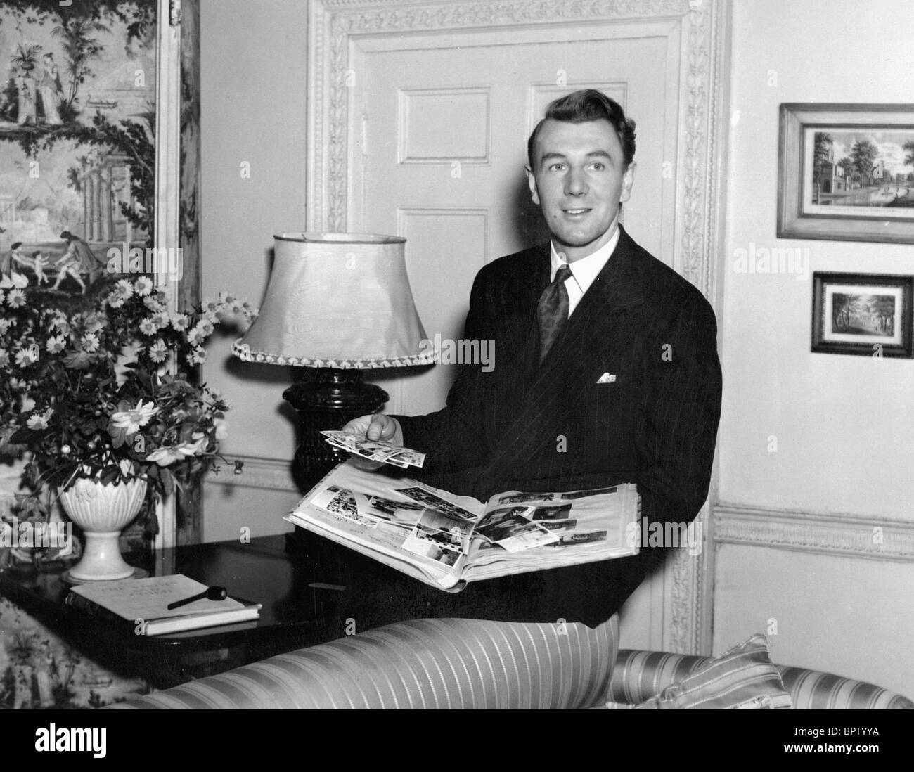 MICHAEL REDGRAVE ACTOR (1946 Stock Photo - Alamy