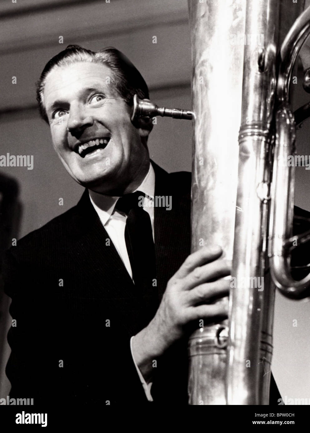 Ted ray comedian hi-res stock photography and images - Alamy