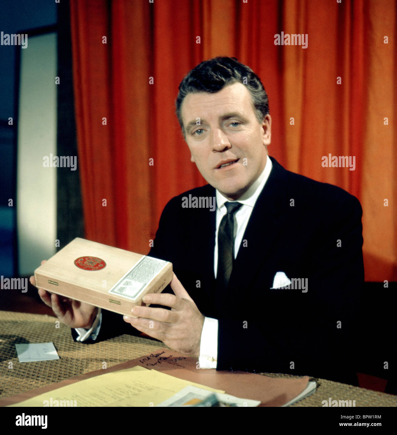 EAMONN ANDREWS TV PRENSENTER (1964 Stock Photo - Alamy