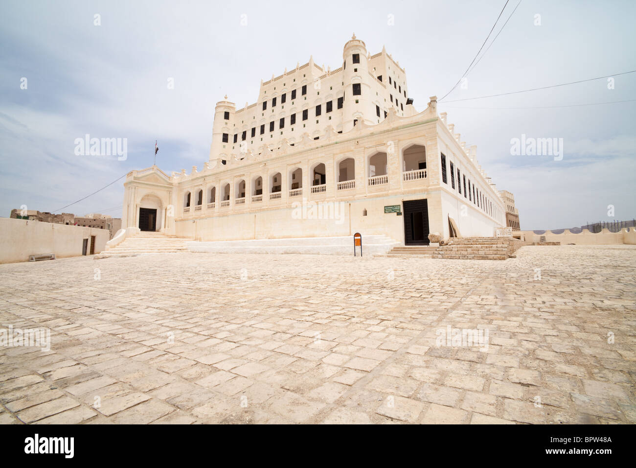Sultan palace seyun yemen middle hi-res stock photography and images ...