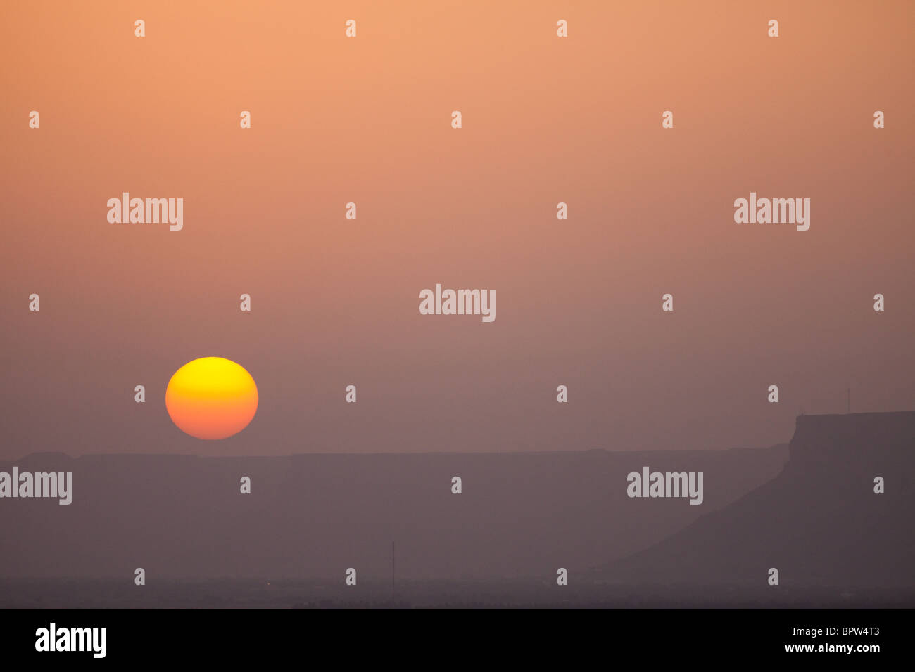 Yemen desert hi-res stock photography and images - Alamy