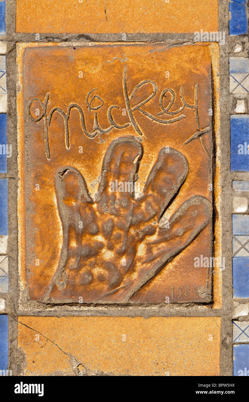 Mickey mouse cartoon hi-res stock photography and images - Alamy