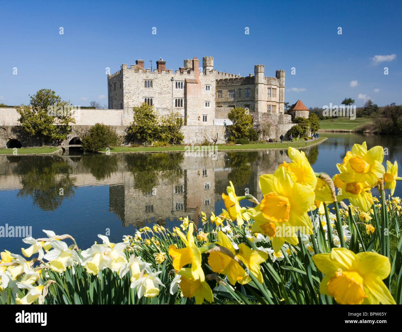 Leeds castle in kent uk hi-res stock photography and images - Alamy