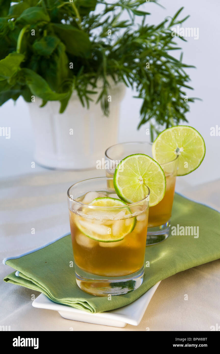 Ice tea with lime Stock Photo - Alamy
