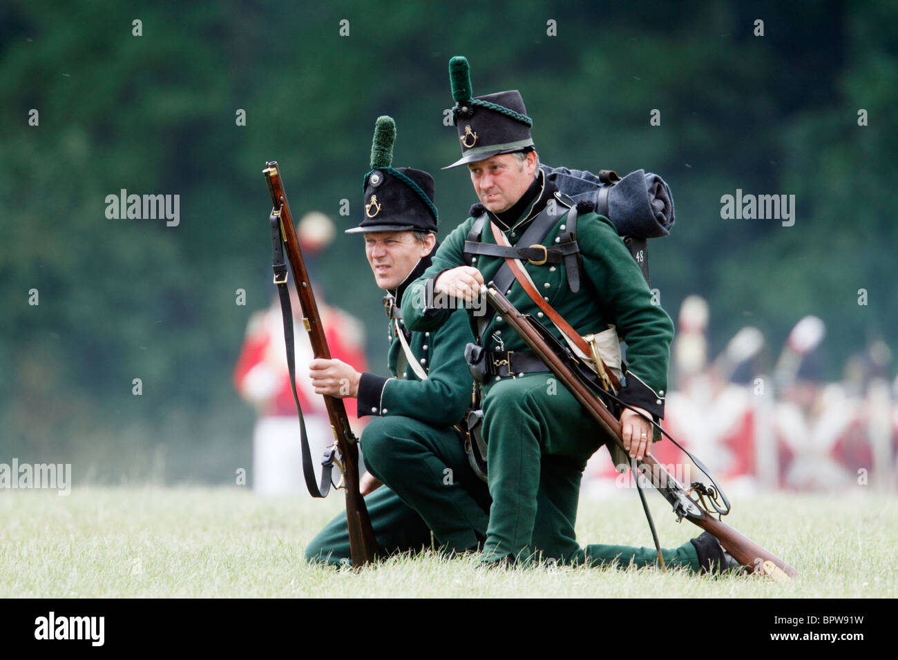 Loading the Baker rifle. Kings German Legion, Napoleonic Greenjacket ...