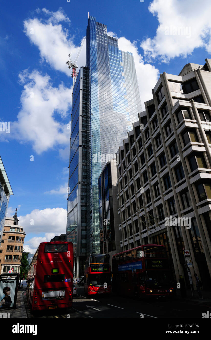 Bishopsgate with the Heron Tower Skyscraper construction site, London ...
