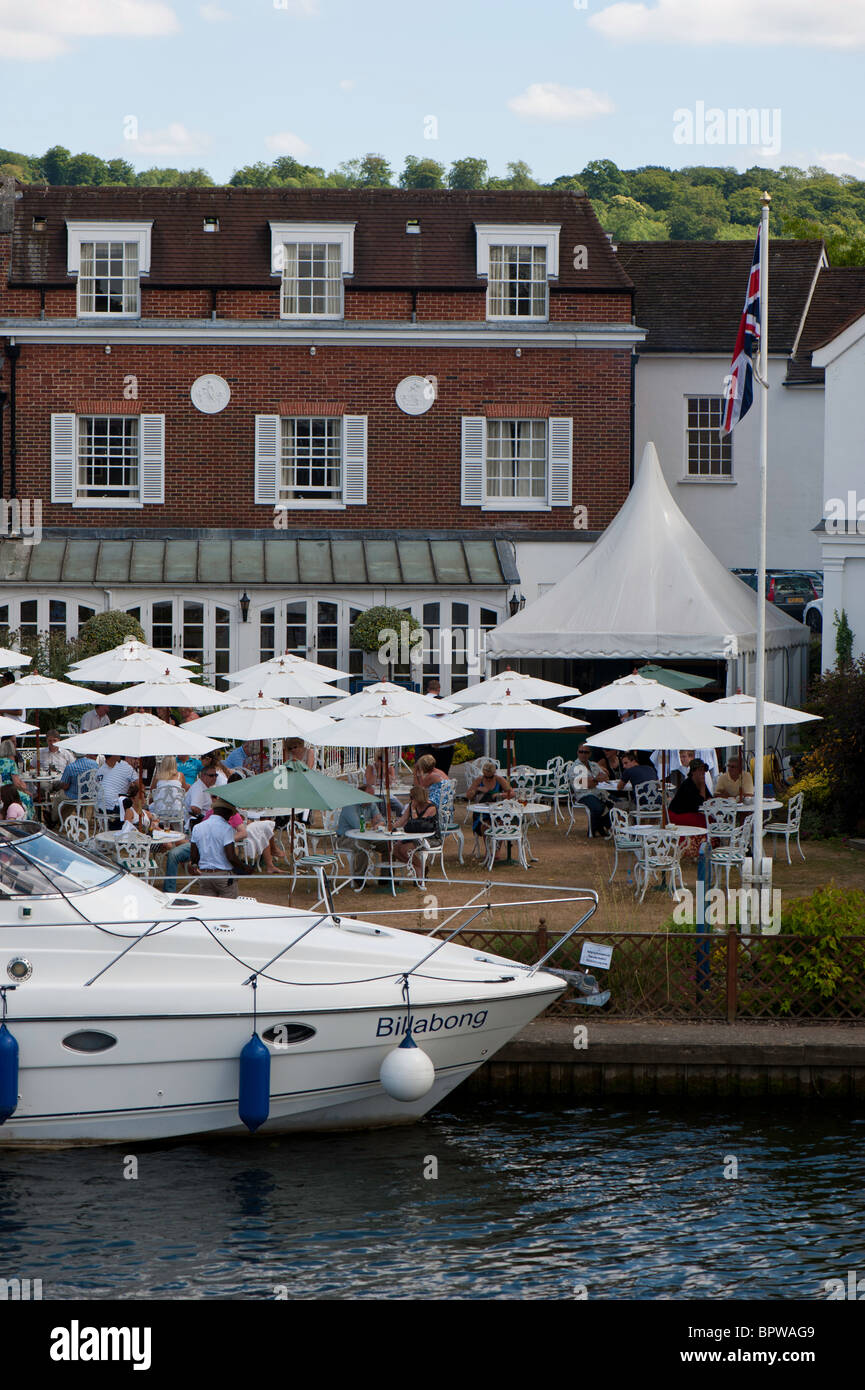 The Compleat Angler by Thames River, Marlow , Buckinghamshire, England ...