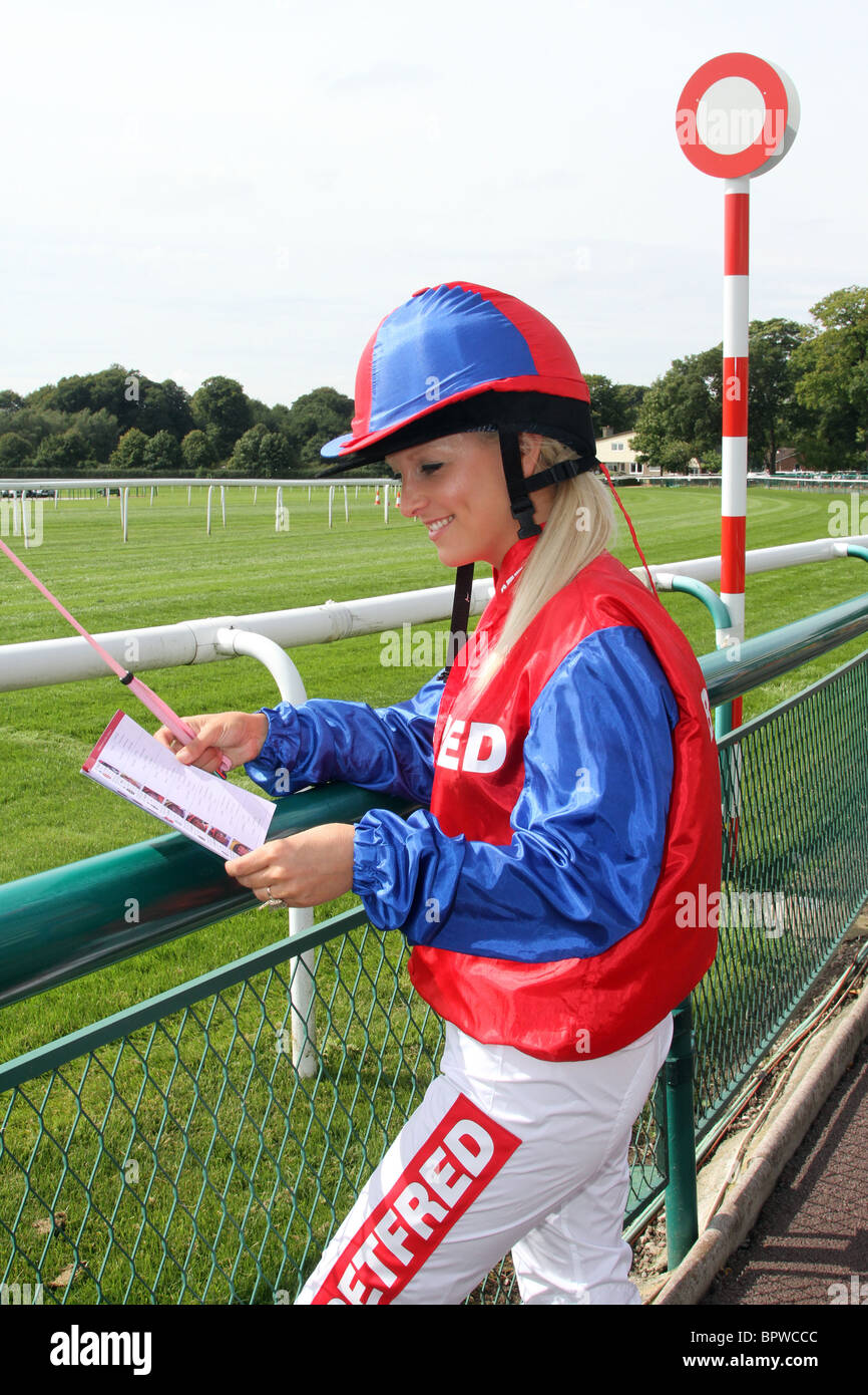 Horse racing haydock park High Resolution Stock Photography and Images ...