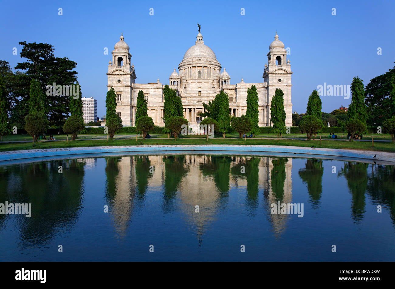 The Victoria Memorial and reflection, Calcutta, West Bengal, India ...