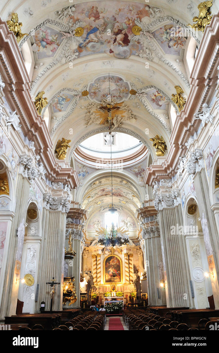 View nave altar high hi-res stock photography and images - Alamy