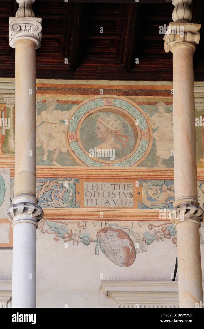 Renaissance walls hi-res stock photography and images - Alamy