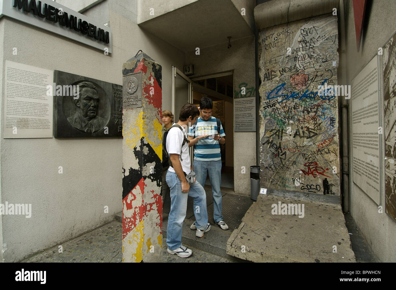 Checkpoint Charlie - The Mauermuseum entry Stock Photo - Alamy