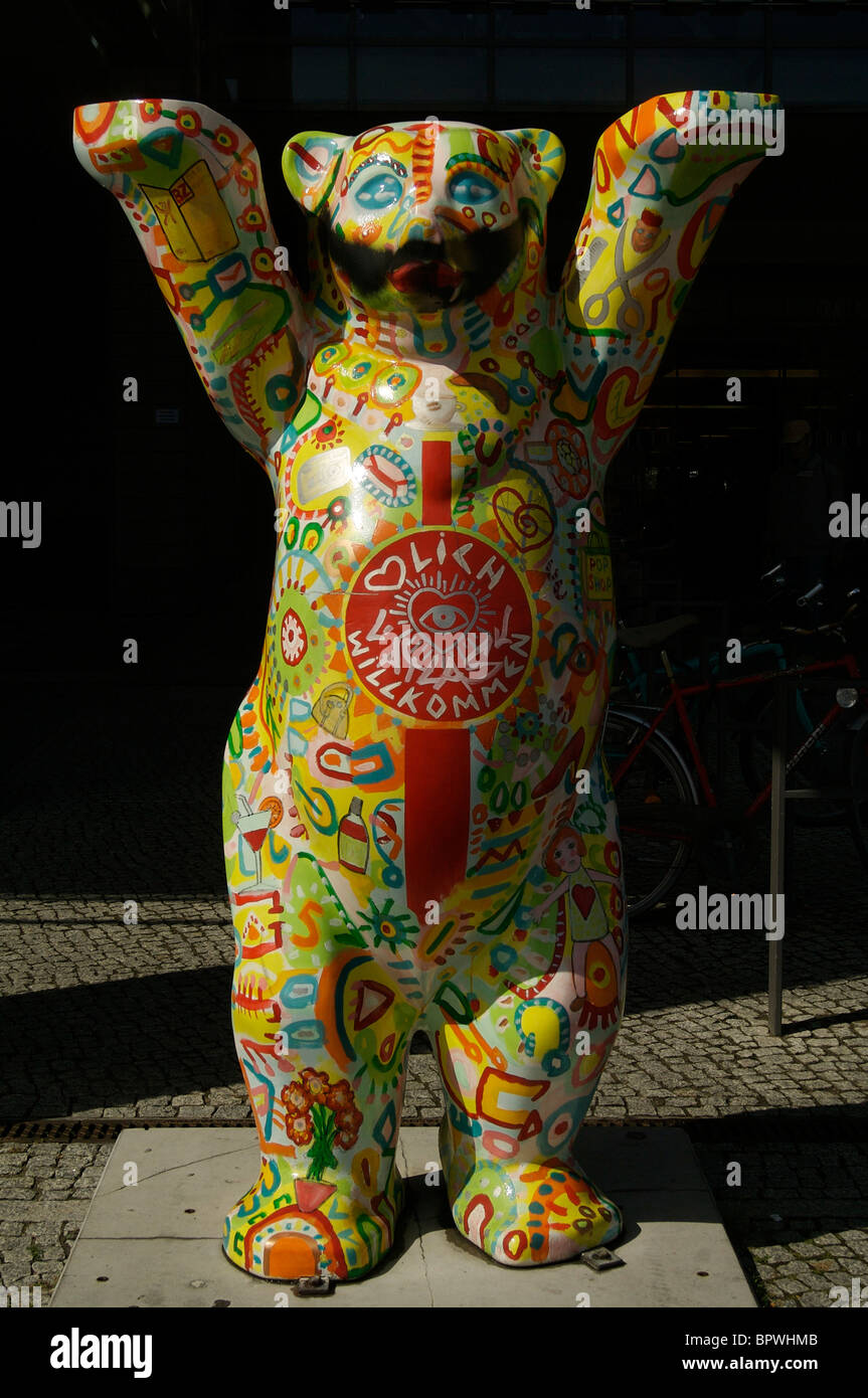 Bear promoting shopping Bears are the symbol of Berlin Stock Photo - Alamy