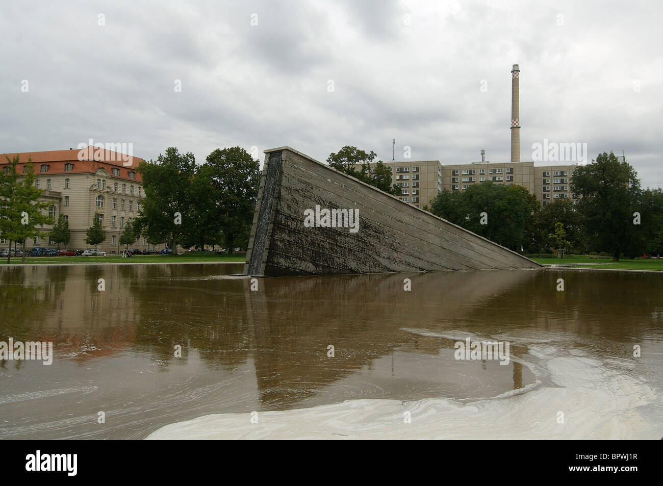 The Sinking Wall sculpture by Christophe Girot is the dominant water ...