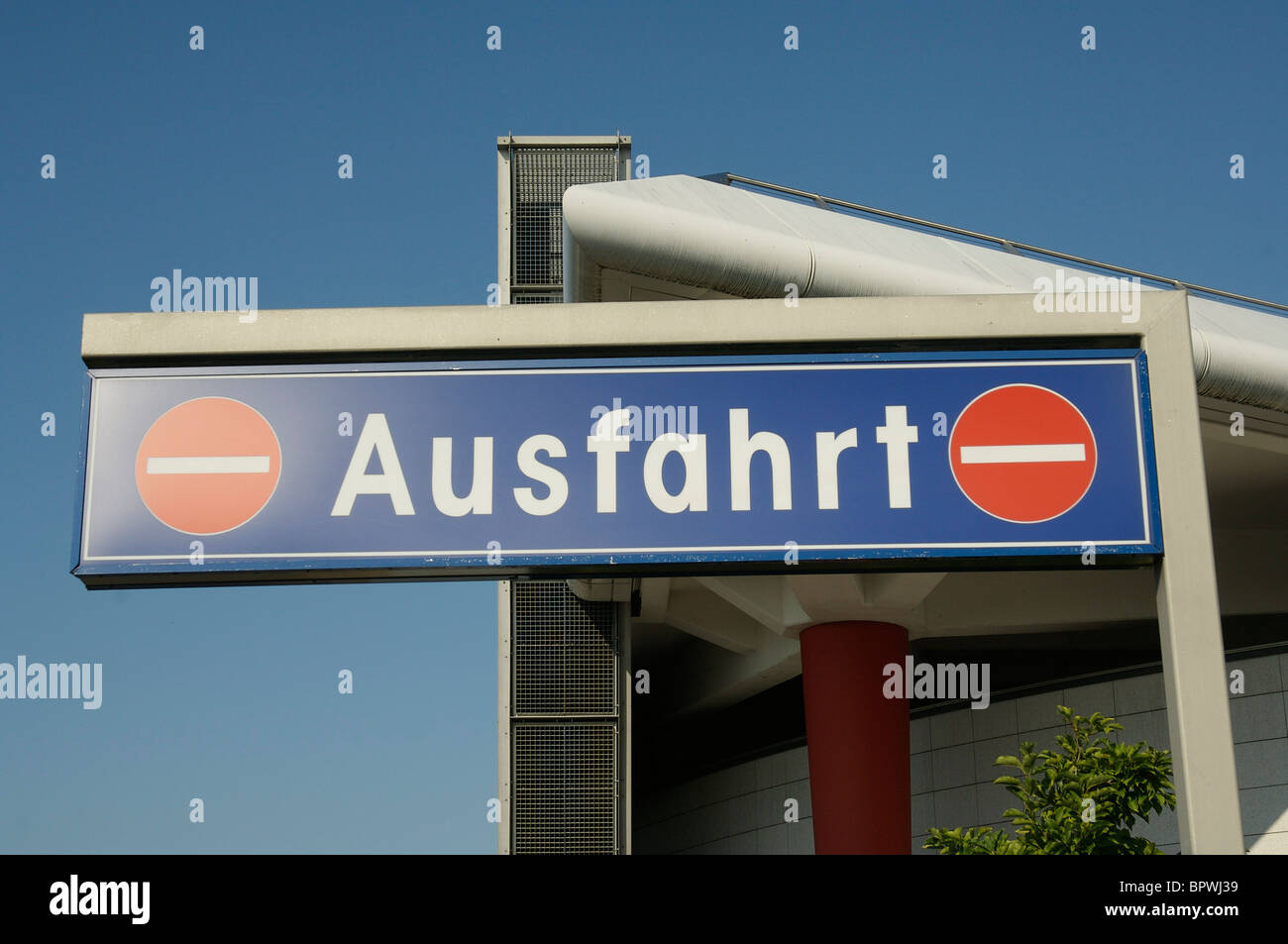 Parking - Way out sign detail in Berlin Stock Photo - Alamy