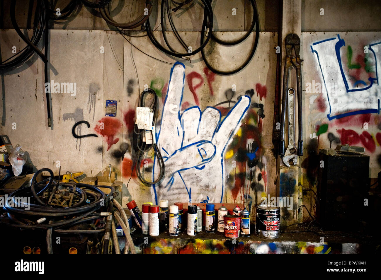 Garage graffiti hi-res stock photography and images - Alamy