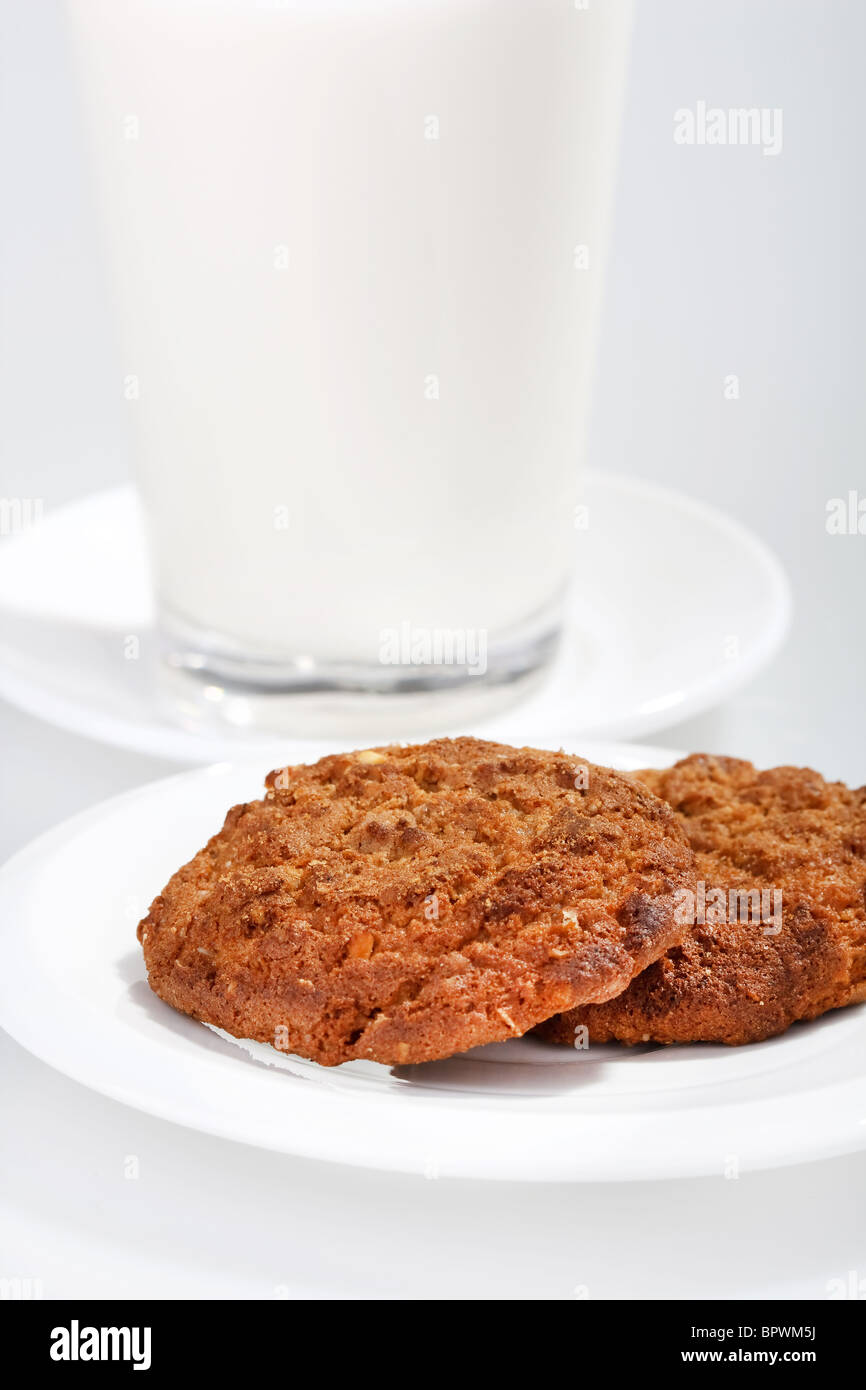 milk and cookies Stock Photo - Alamy